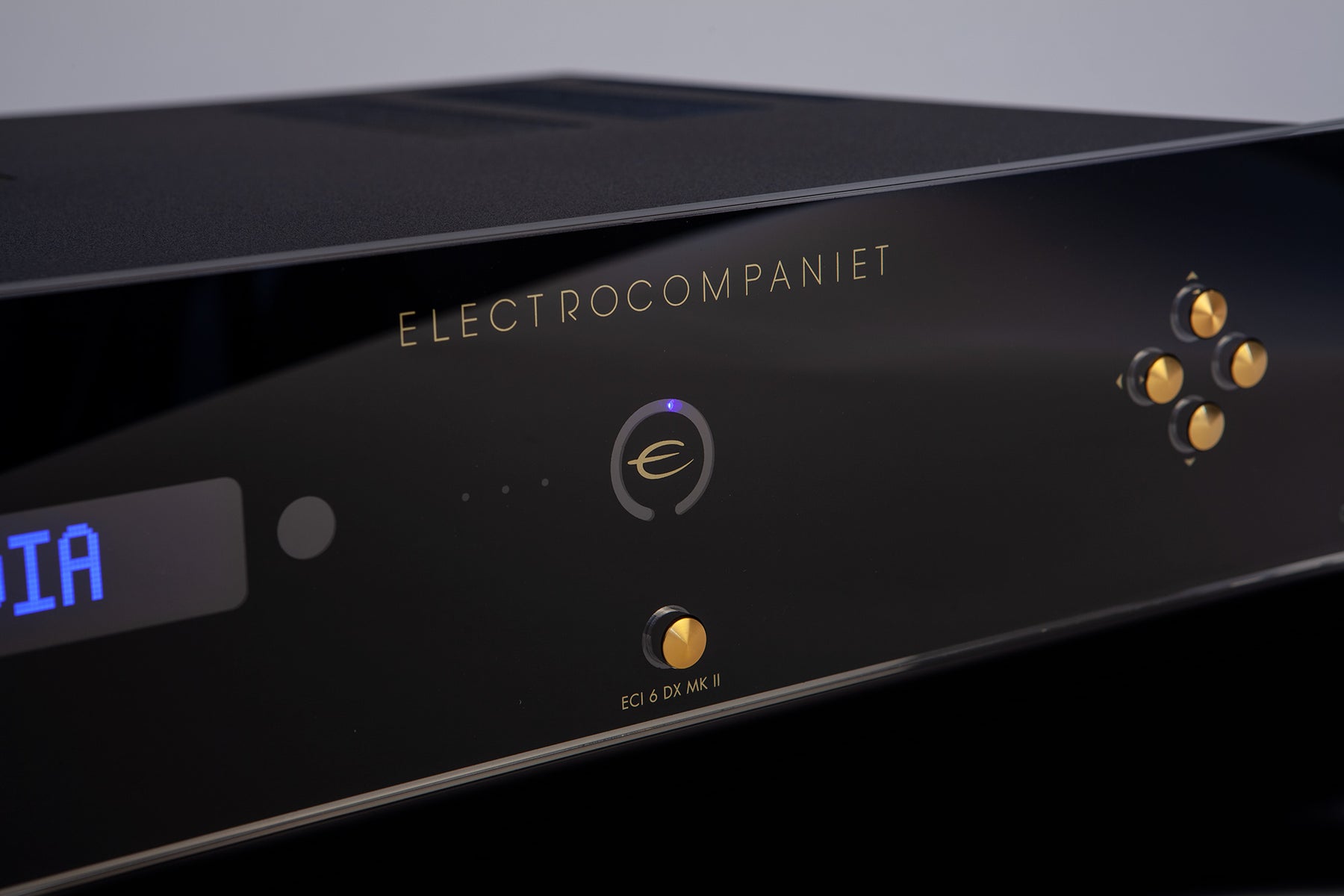 ECI 6 DX MKII Integrated Amp/DAC/Streamer – ELECTROCOMPANIET.COM